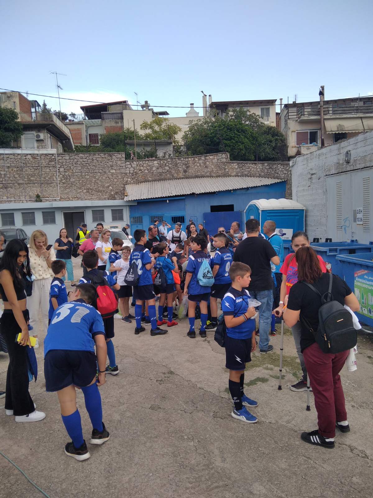 ΠΑΡΑΚΟΛΟΥΘΗΣΗ ΠΟΔΟΣΦΑΙΡΙΚΟΥ ΑΓΩΝΑ / Α.Σ. ΔΙΟΝΥΣΟΣ - ΑΜΦΙΚΛΕΙΑ